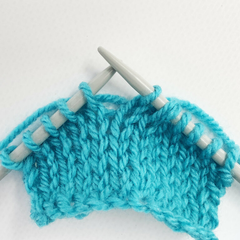 tutorial - working the bunny ears decrease - La Visch Designs