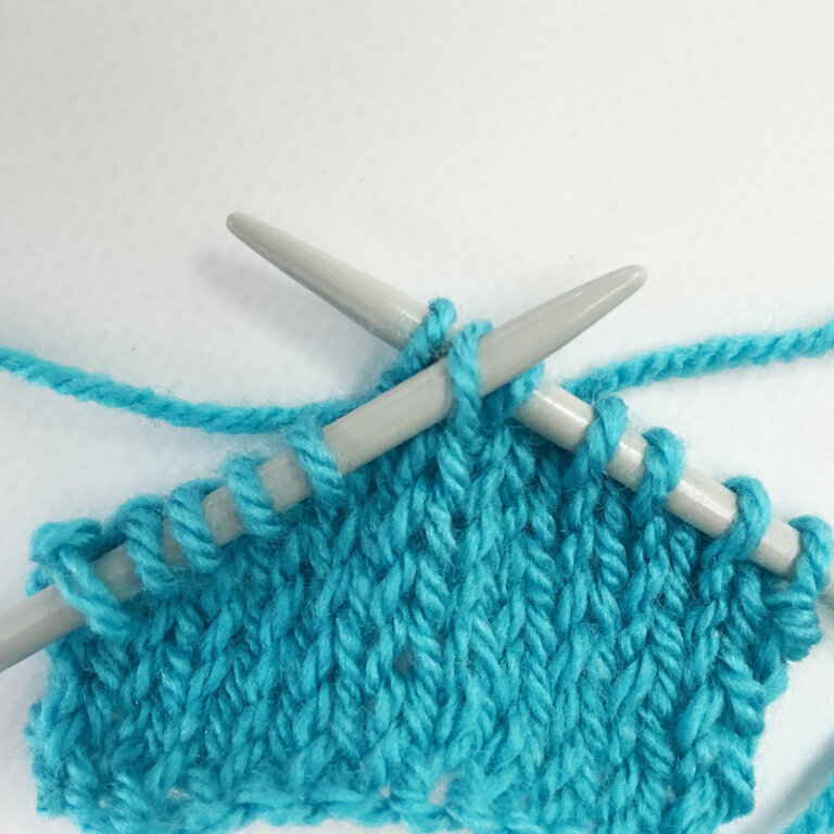 tutorial - working the bunny ears decrease - La Visch Designs
