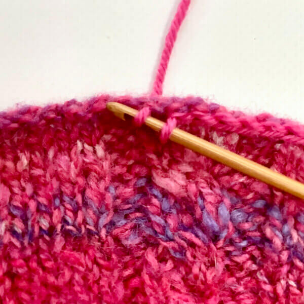 tutorial - working slip stitch (as edge treatment) - La Visch Designs