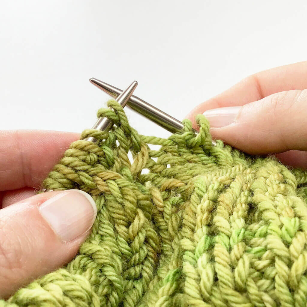 tutorial – cabling without a cable needle - La Visch Designs