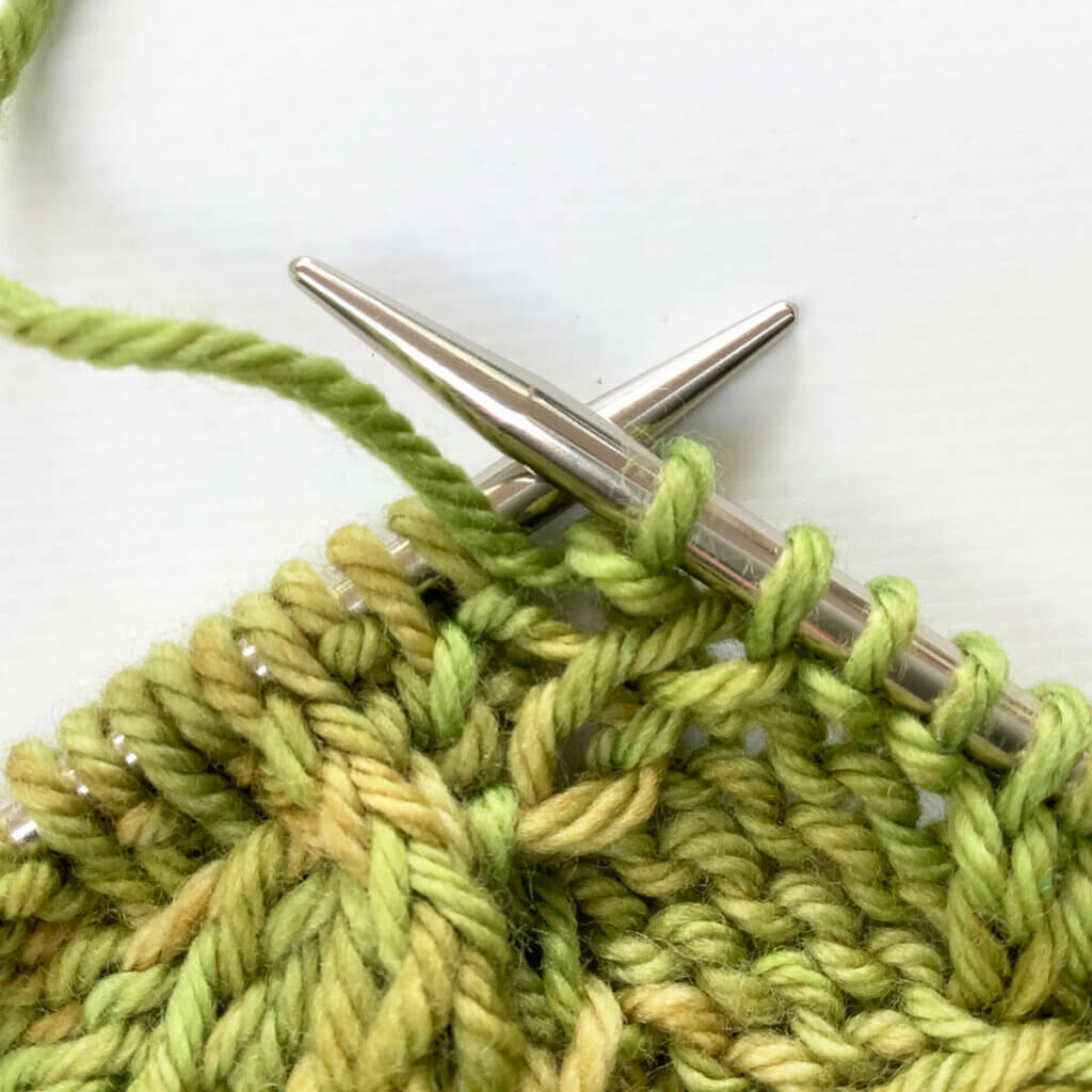 tutorial – cabling without a cable needle - La Visch Designs