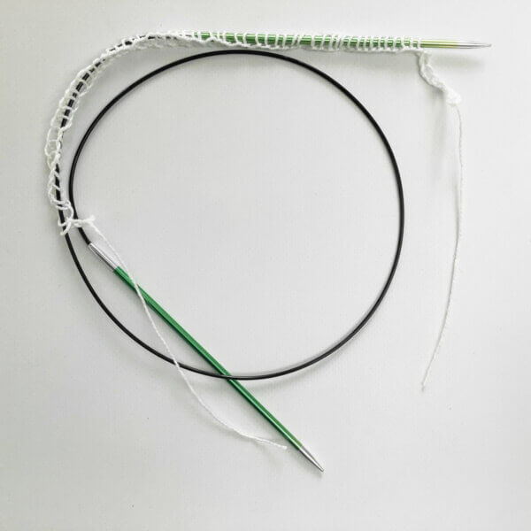 tutorial – working a tubular CO in the round for 1x1 rib - La Visch Designs