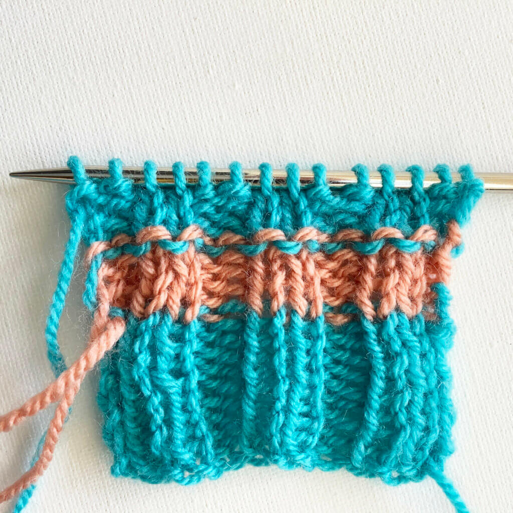 tutorial - knitting stripes in rib patterning - La Visch Designs