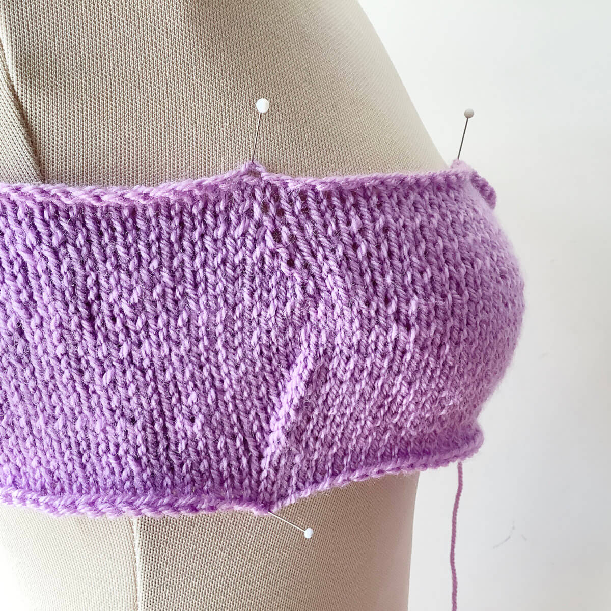tutorial - bust shaping: vertical bust darts - La Visch Designs