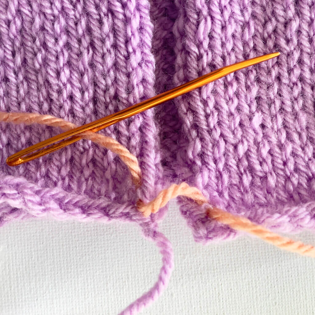 tutorial – seaming with mattress stitch - La Visch Designs