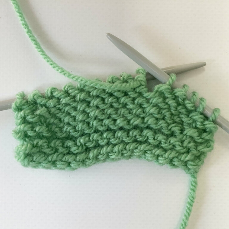 tutorial - Working German short rows - La Visch Designs