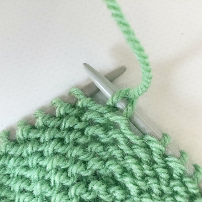 tutorial - Working German short rows - La Visch Designs