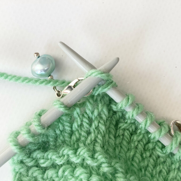 tutorial - Working wrap & turn short rows - La Visch Designs