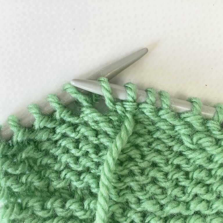 tutorial - Working wrap & turn short rows - La Visch Designs