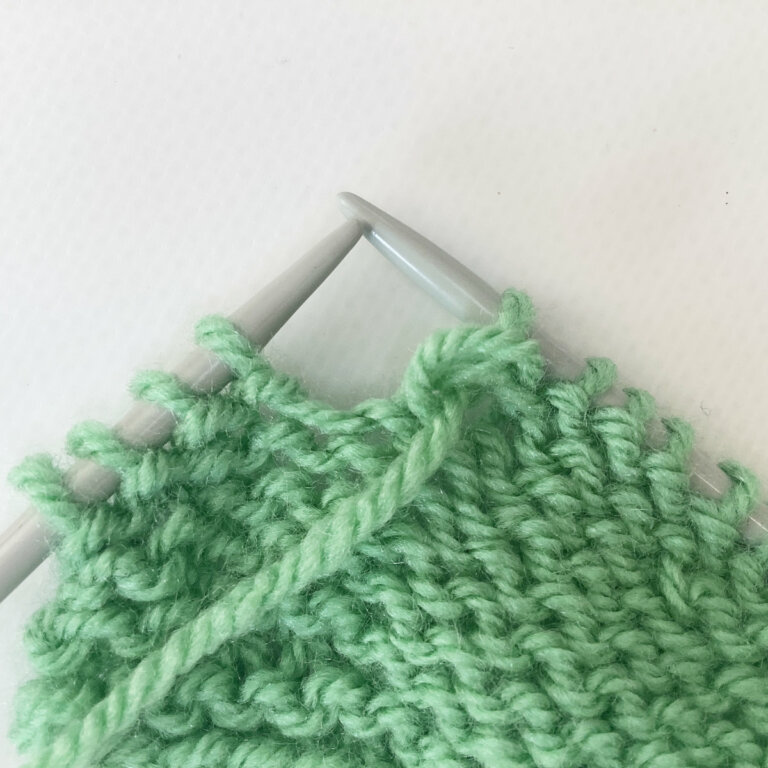 tutorial - Working wrap & turn short rows - La Visch Designs