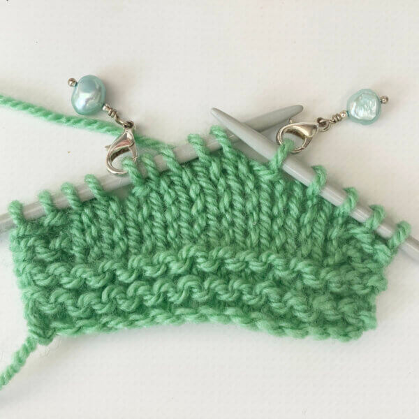 tutorial - Working wrap & turn short rows - La Visch Designs