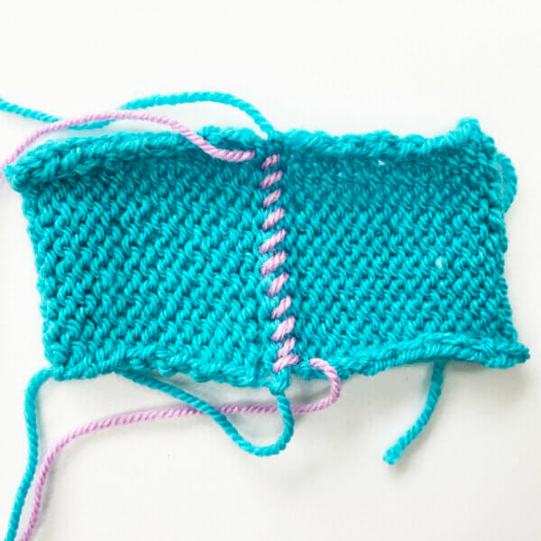 tutorial – whip stitch or overcast seaming - La Visch Designs