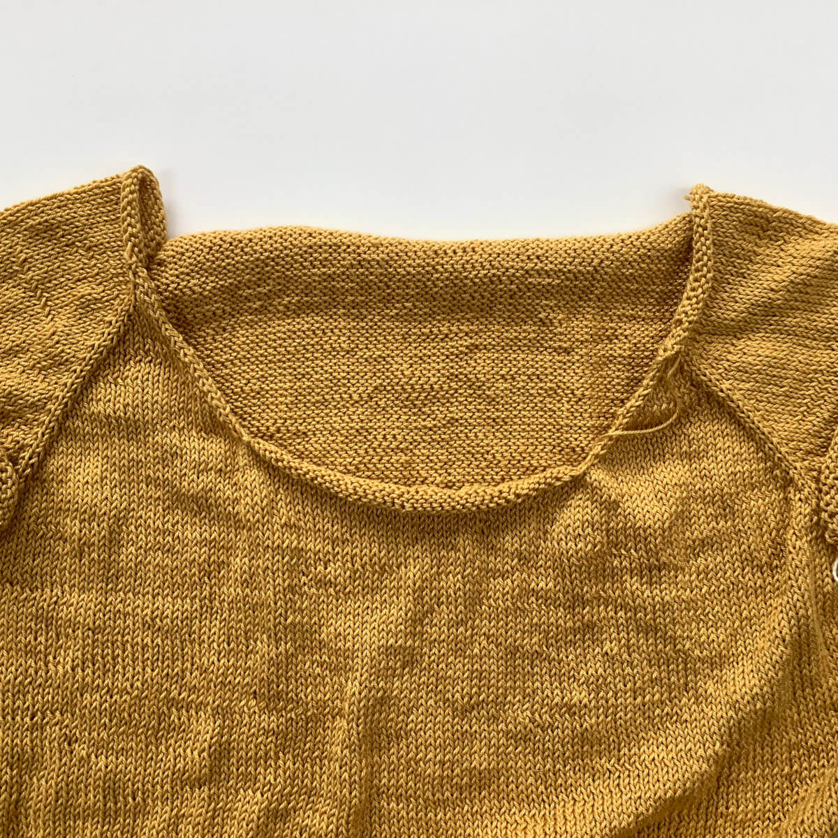 tutorial – picking up stitches to work a neckline - La Visch Designs