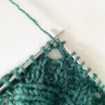 tutorial - two-stitch buttonhole in 2x2 rib - La Visch Designs