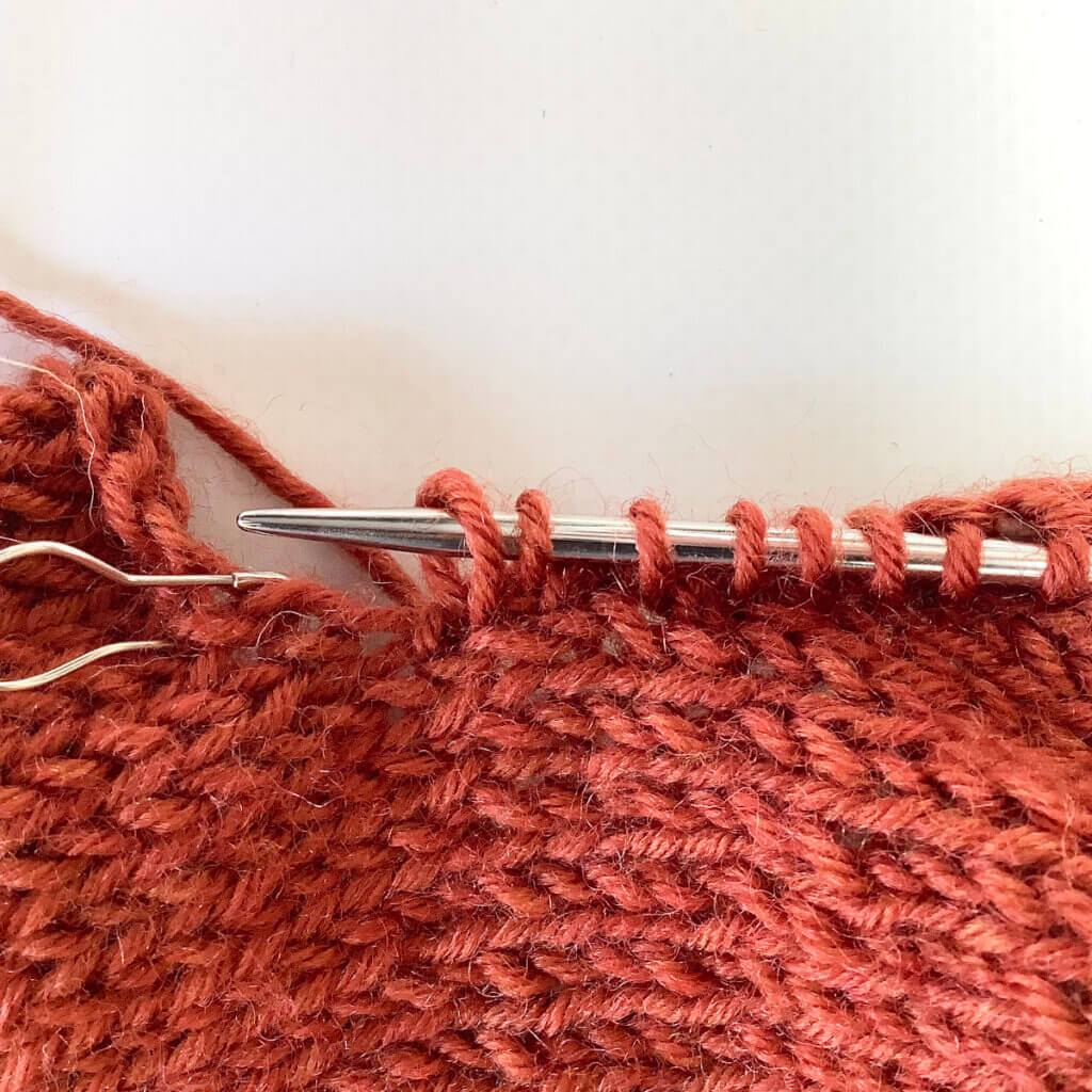tutorial - avoiding holes at the underarm with top-down sweaters - La ...