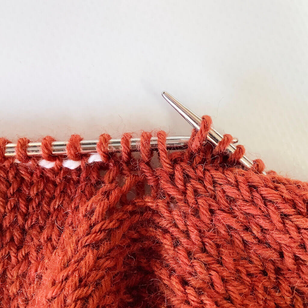 tutorial - avoiding holes at the underarm with top-down sweaters - La ...
