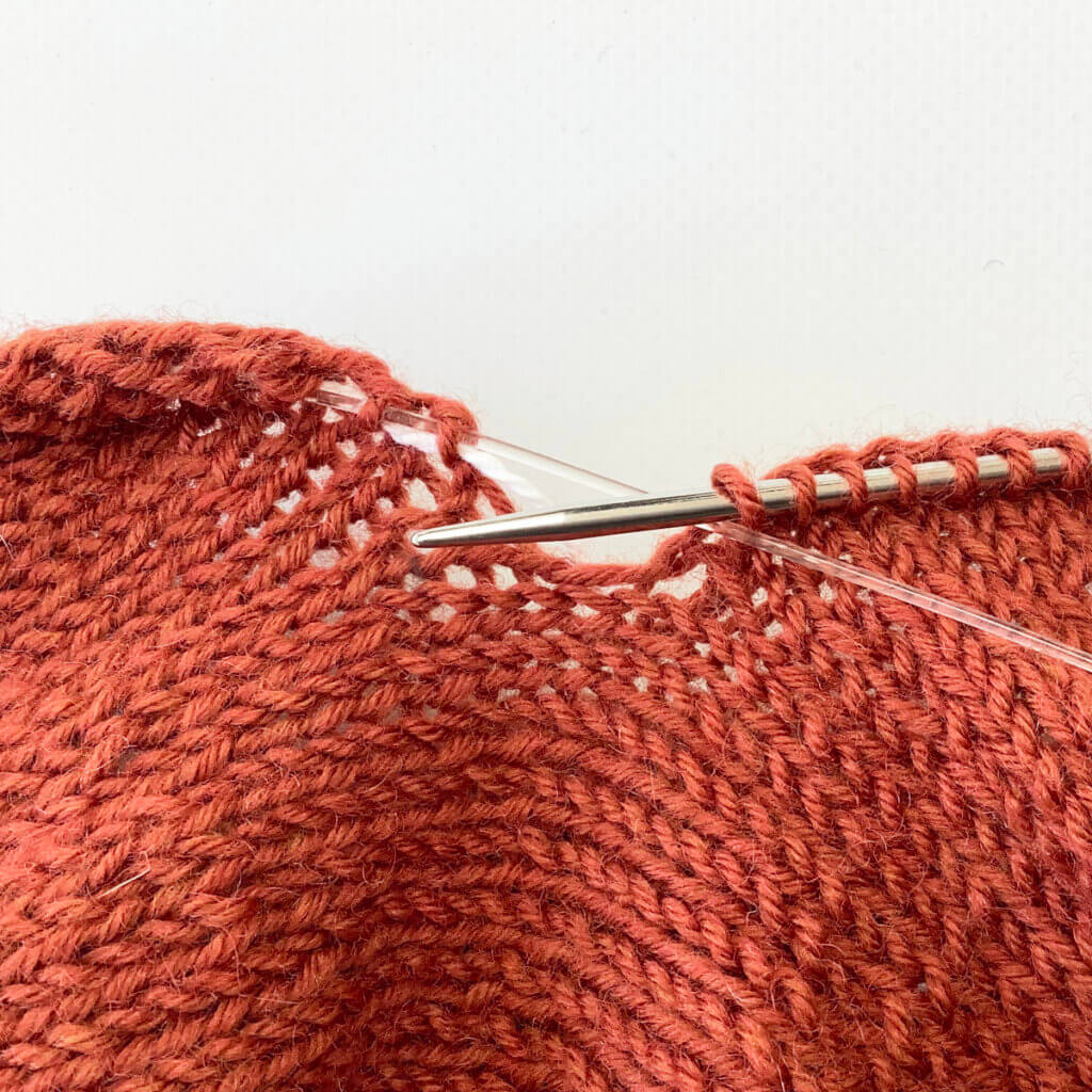 tutorial - avoiding holes at the underarm with top-down sweaters - La ...