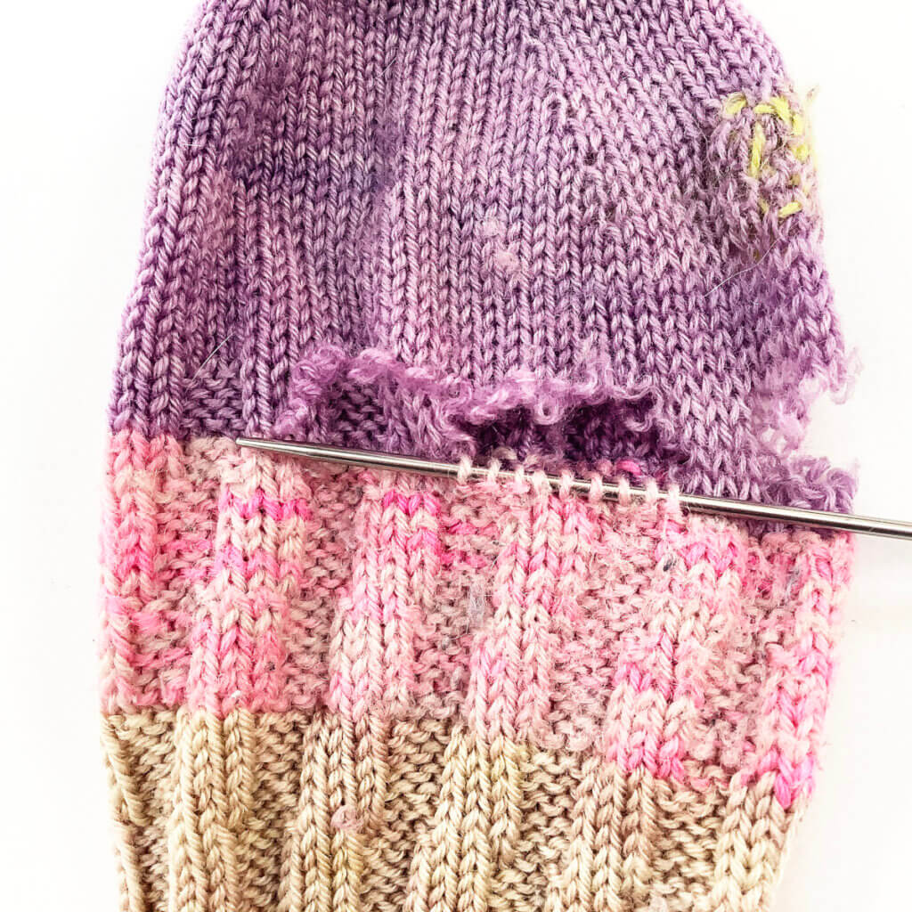 tutorial - replacing the toe of a hand-knit sock - La Visch Designs