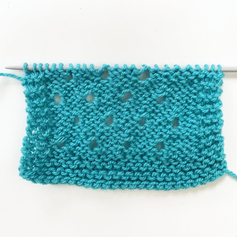 stitch pattern - staggered eyelet stitch - La Visch Designs