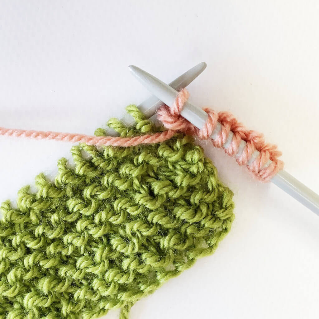 tutorial - working a cabled bind-off - La Visch Designs