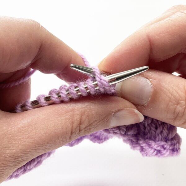 stitch pattern - working a Vikkel braid in the round - La Visch Designs